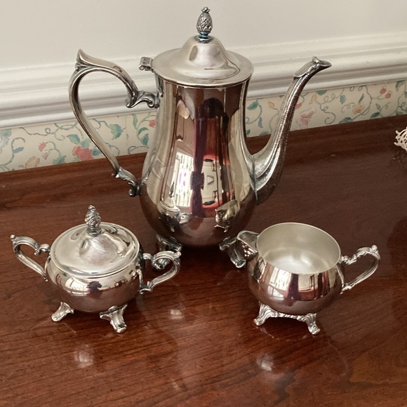 Oneida/International Silver | Dining | Vintage Oneida Teacoffee Pot Set ...